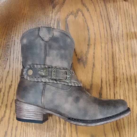 Roper | Shoes | New 7 Snip Toe Zip Faux Lesther Boot | Poshmark